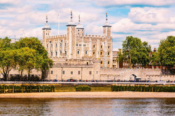 40 Famous London Landmarks To Visit - Nomads Unveiled
