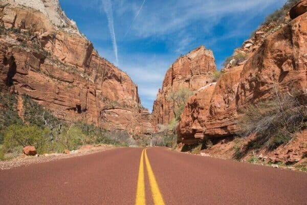 21 Famous Utah Landmarks To Visit - Nomads Unveiled