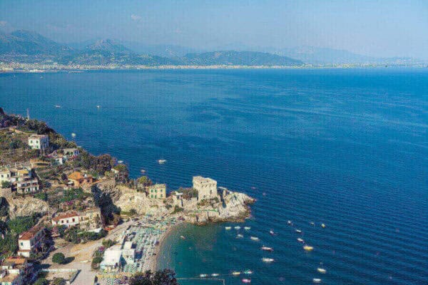 20 Best Beaches In Amalfi Coast To Visit - Nomads Unveiled
