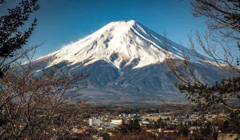 20 Famous Japanese Landmarks In Japan To Visit - Nomads Unveiled