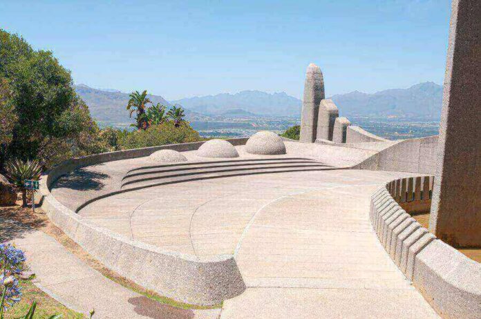 25 Famous South African Landmarks In South Africa - Nomads Unveiled