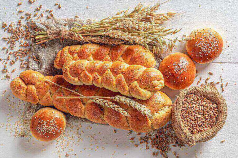 10 Typical Israeli Breakfast Foods To Try When In Israel - Nomads Unveiled