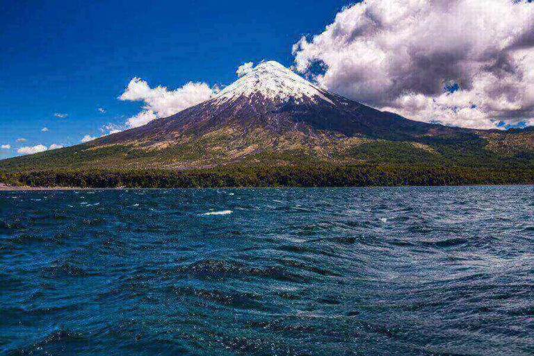 20 Famous Landmarks in Chile to Visit - Nomads Unveiled