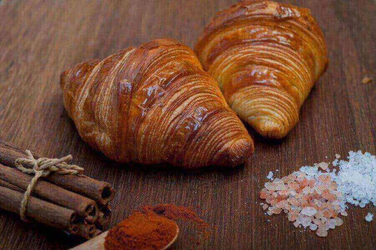 10 Traditional Canadian Breakfast In Canada To Try