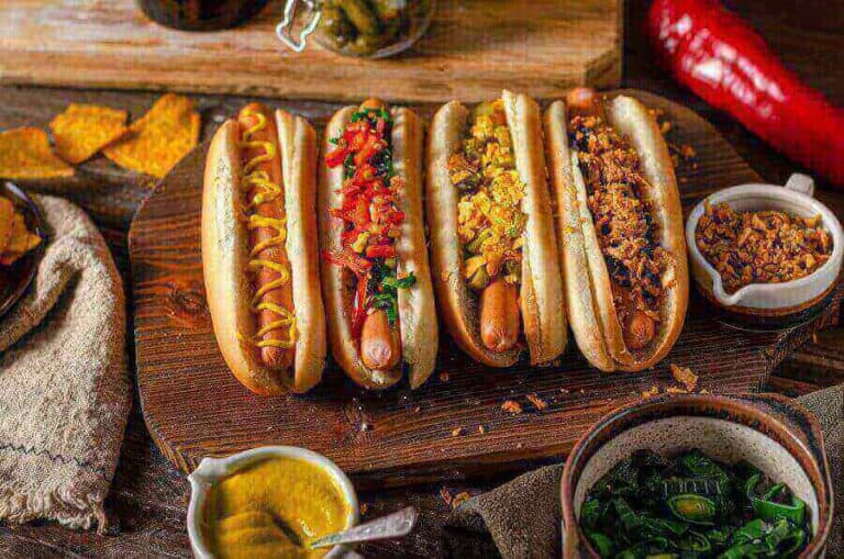 21 Famous Foods In Toronto, Canada To Try