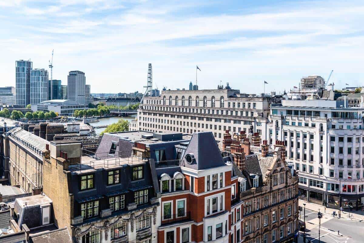 The Best London Hotels: Where to Stay For First Time Tourists - Nomads ...